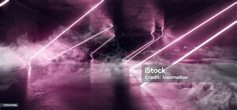 연기 안개 네온 빛나는 환각 역동적 인 우주의 자외선 형광 호화 스러운 빛나는 공상 과학 Fi 미래 지향적 인 선 라이트 보라색 그런 지 콘크리트 터널 3d 렌더링 0명에