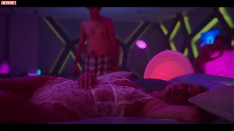 Naked Valentina Zenere In Elite