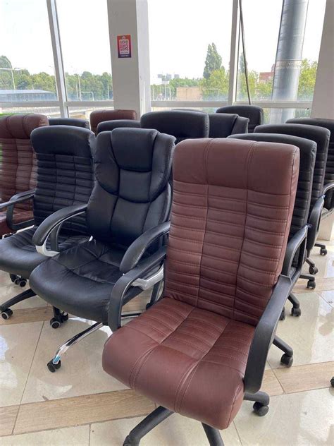 РАСПРОДАЖА офисной мебели кресла стулья 300 грн Офісні меблі Київ на Olx