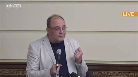 Սա համեմատեք մարդամեկի ասածի հետ` Ստեփանակերտում իրեն պատառոտում էր