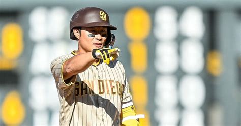 Mlb 김하성 톱타자로 출전해 3안타 2득점 맹활약