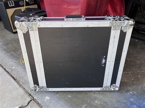 On Stage 2 Space Rack Case Deep Effects Rack Black Reverb
