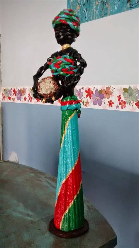 Artesan A Y Creaciones Heimar Africanas Con Material De Reciclaje