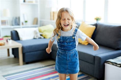 3 100 Hysterical Crying Photos Taleaux Et Images Libre De Droits Istock