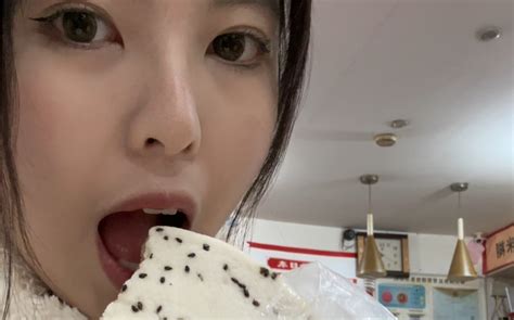 158cm 120多斤一天吃什么 吃了一整天碳水 我真是糯叽叽铁胃！！ 哔哩哔哩