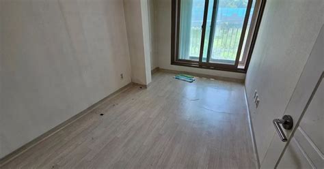 24평 전체벽면 도배 의뢰 드렸는데 저렴한 비용에 구석구석 꼼꼼하게 작업 잘해주셨어요~~~ 숨고 숨은고수