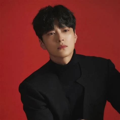 بازیگران سریال دست به یقه Nothing Uncovered