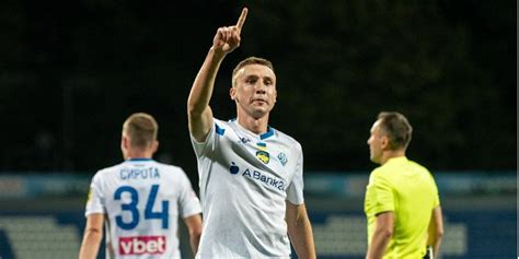 Футболіст Динамо Владислав Ванат відпочиває у Буковелі фото Nv