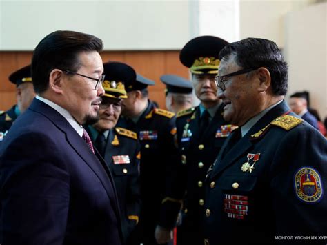 УИХ ын дарга Г Занданшатар генералуудыг хүлээн авч хүндэтгэл үзүүллээ Isee Mn