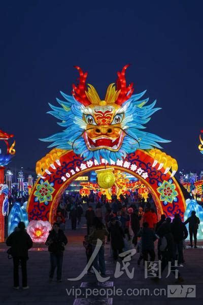 山东青岛赏花灯 过大年 人民图片网