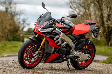 2021 2024 Aprilia Tuono V4 Factory Review One Of The Best