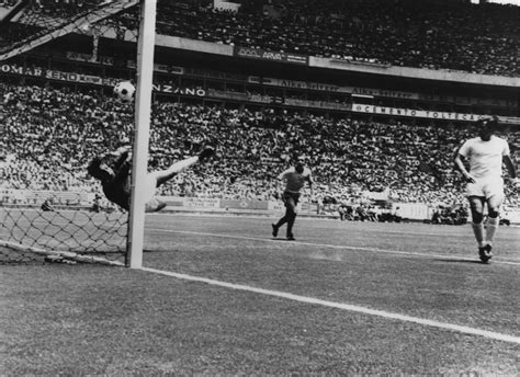 Культовые моменты из истории чемпионатов мира по футболу Picturehistory — Livejournal