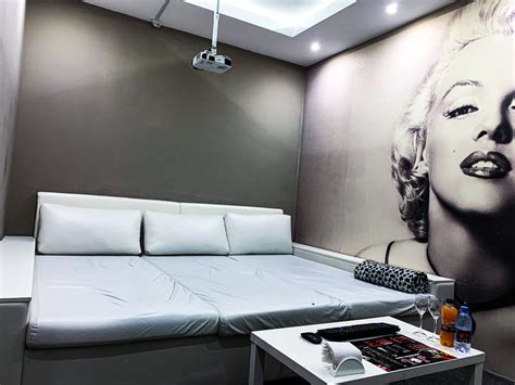 Троих алматинцев подозревают в изнасиловании девушки в киноруме