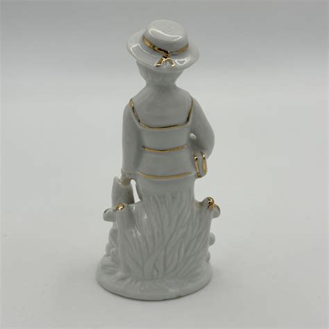 Статуэтка Мальчик на прогулке с собакой фарфор бисквит роспись золочение Тайвань 1970