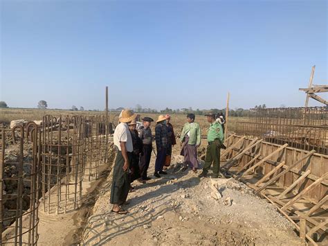 လက်ပံတန်း မိုးညို နတ်တလင်း လမ်းပိုင်း ကွန်ကရစ်ခင်းခြင်းလုပ်ငန်းများအား တာဝန်ရှိသူများ ကွင်းဆင