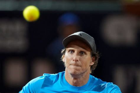 Slavni Urugvajski NogometaŠ Diego Forlan Debitirao Na Teniskom Turniru