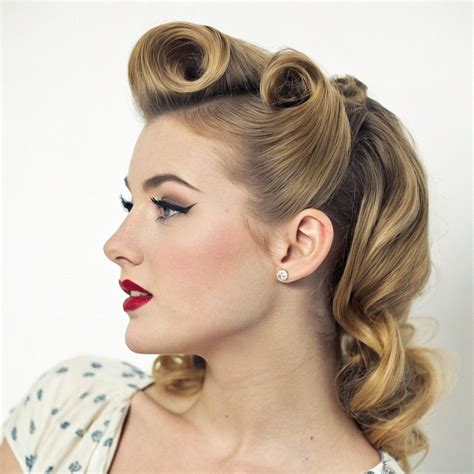 18 Romantic Hairstyles For Date Nights Pin Up Hair With Glasses Soft