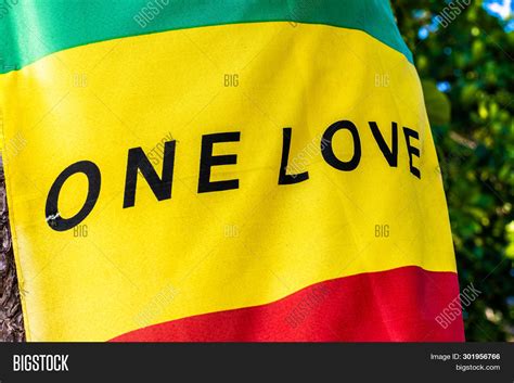 Rasta Colors And Their Meaning Rastafari Flag Symbols Vfvzfb