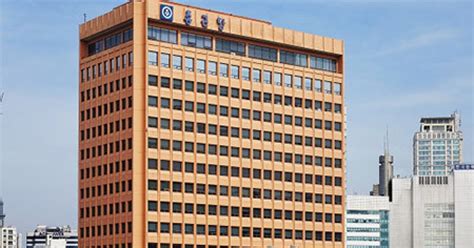 종근당 코로나19 발생율 감소·중증사례 많지않아 치료제 임상 3상 중단