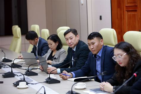 Зам тээврийн нэг ослоос үүдэн замын хөдөлгөөн дунджаар 38 минут саатдаг