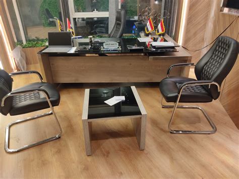 مكتب مدير مودرن فخم تسوق مكاتب مديرين Roots Office