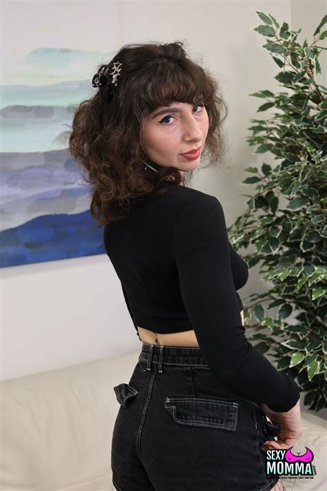 Sexy Momma Starring Josephine James Kiki Helix Rose Kink Sex Pics