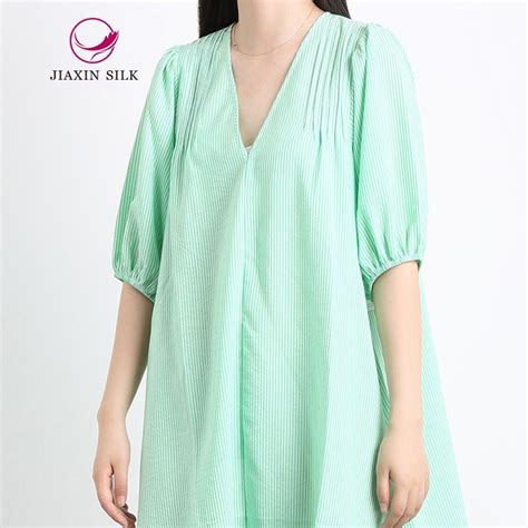 중국 사용자 정의 퍼프 슬리브 딥 V 칼라 드레스 공급 업체 제조 업체 공장 직접 도매 Jiaxin