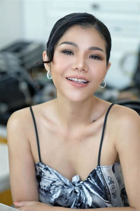 រាជនីសម្រស់ វ័យចូល៤០ឆ្នាំ ស្អែកខានស្អែកហើយ តែសម្រស់ មាស សុខសោភា ស្អាតមិនចាញ់ តារាស្រករក្រោយ