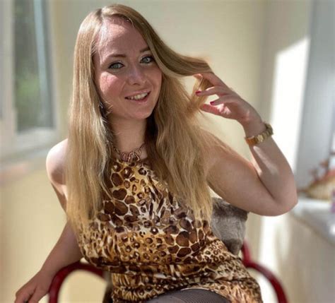 Sage Dovina Bold Beautiful And Unstoppable In The Body Confidence