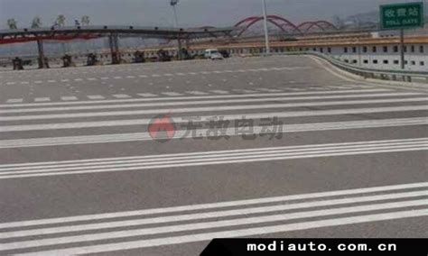 高速上虚线两边有锯齿线是什么意思 无敌电动