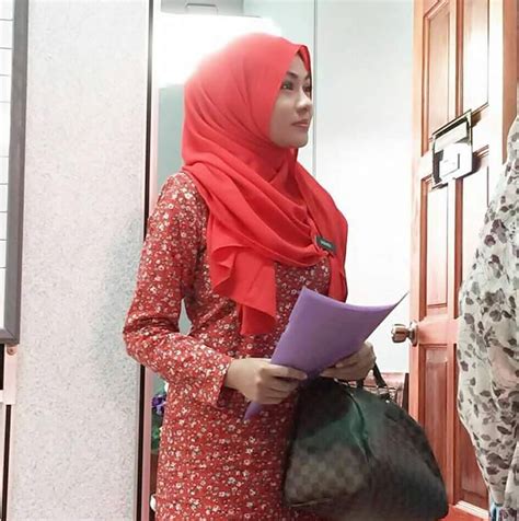 Gambar Cikgu Cantik Seluruh Yang Jadi Perhatian Hari Pertama
