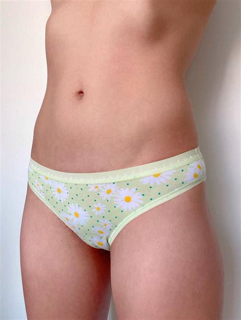 Flower Camel Toe ☺️🌸 Scrolller