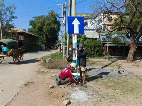 နတ်မောက်မြို့နယ် စည်ပင်သာယာရေးအဖွဲ့မှ လမ်းညွှန်၊ လမ်းအမှတ်အသားဆိုင်းဘုတ်များ လိုက်လံစိုက်ထူပေး