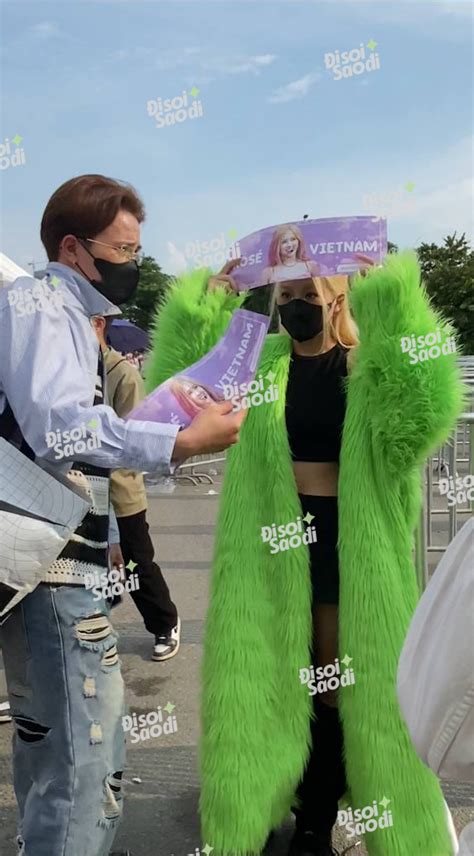 Concert Blackpink N I H I T Nhi U G I Xinh Nh T L C N Y Di N H Ng En Khoe Eo Thon C C