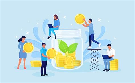 자원 봉사자들은 돈을 주고 있습니다 기부 자선 지원 개념 작은 캐릭터는 기부를 위해 거대한 유리 항아리에 동전을 던져 사람들은 저축 계좌에서 통화를 수집 은행 예금을 엽니