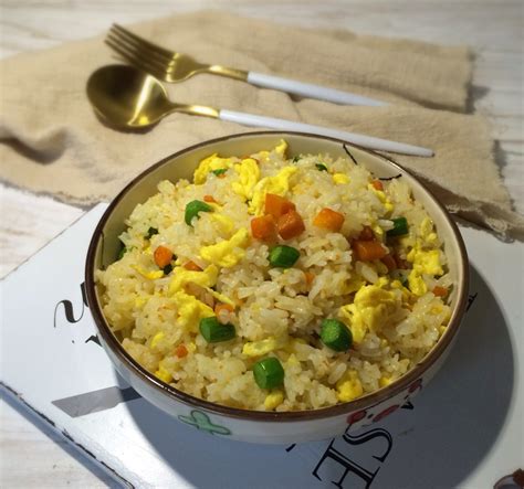 南瓜菜心蛋炒饭怎么做 南瓜菜心蛋炒饭的做法 豆果美食