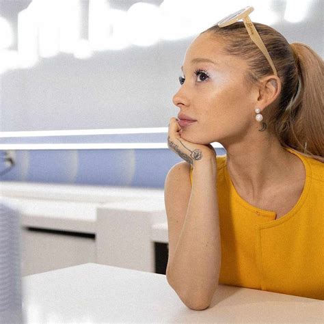 فارسی حرف زدن جالب آریانا گرانده ویدئو