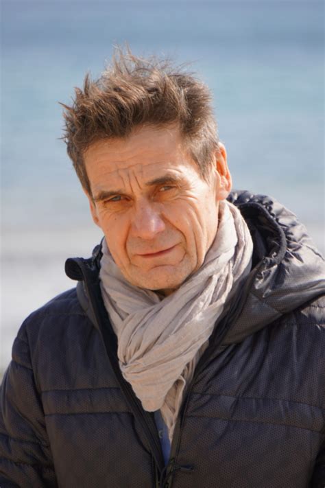 무료 이미지 남자 사람들 머리 남성 초상화 표정 헤어 스타일 고령자 캐릭터 만 얼굴 털 4000x6000