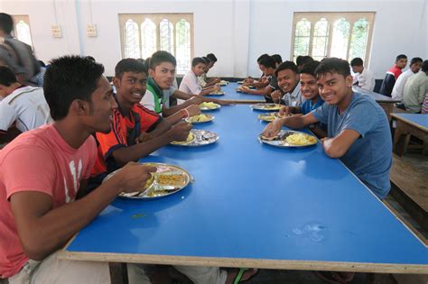 아궁이 불위에서 유지되는 인도 전통음식