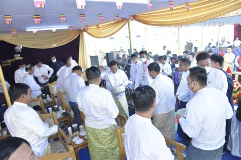 မာရဝိဇယ ဗုဒ္ဓရုပ်ပွားတော်မြတ်ကြီး၏ ဆင်းတုတော် အပိုင်း ၄ အား ရတနာပလ္လင်တော်ထက်သို့ ပင့်ဆောင်ပူဇော