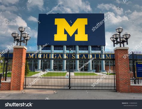 698 University Of Michigan Ann Arbor 图片、库存照片和矢量图 Shutterstock