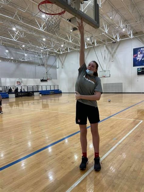 Pin Von Mario Kiveira Auf Tall Big Girls