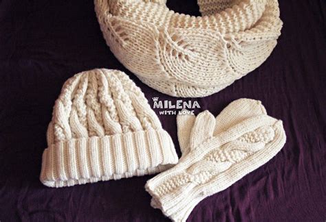 Комплект Снежные Листья включает в себя шапочку с изящными косами шарф снуд платочной вязки с