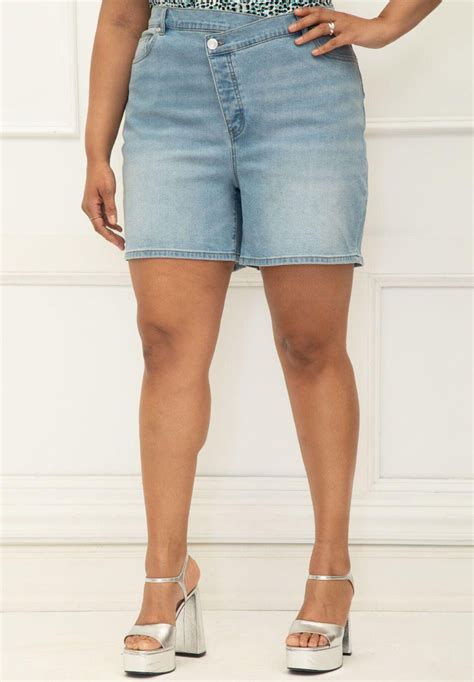Eloquii Elements Overlap Waistband Shorts Eloquii