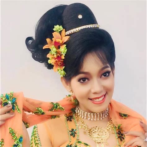 မောင့်ကိုဘယ်သူမှ မချစ်ရဘူး အဆို ခင်ပိုးပန်းချီ အက ခိုင််မာလွင် တေးရေး ကိုမြတ်လင်း သူက ဘယ