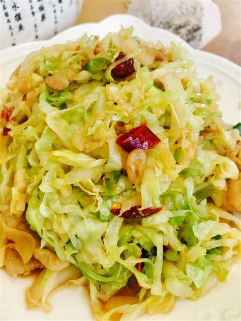 美味可口的家常小炒蝦皮炒捲心菜的做法 每日頭條