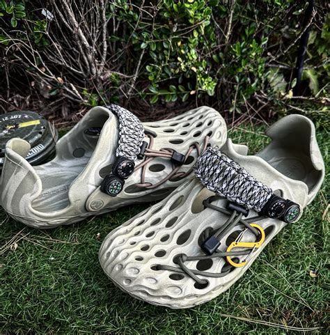 하이드로목and크록스 그냥 신으실건가요 파라코드 커스텀 가셔야지요 Monster Paracord Facebook