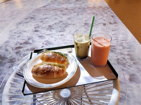 바다를 느낄 수 있는 카페 퍼스트커피랩 강남카페 신논현카페 힐링스팟 대형카페 네이버 블로그