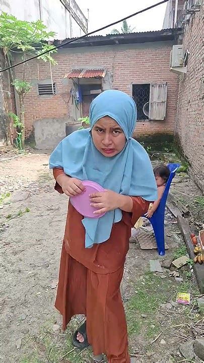 Adek Main Bedak Youtube