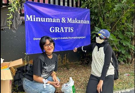 Respect Cewek Cantik Ini Sediakan Nasi Padang Hingga Obat Gratis Untuk